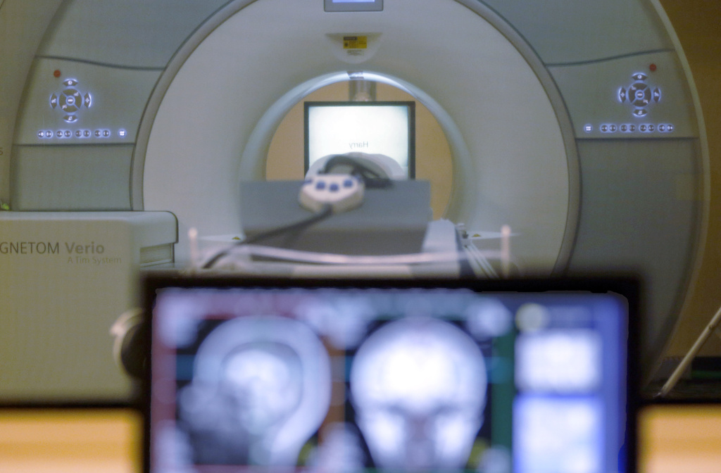 Update: MRI Machine Mega-Magnet Pulls Patient's Husband Into Device ...