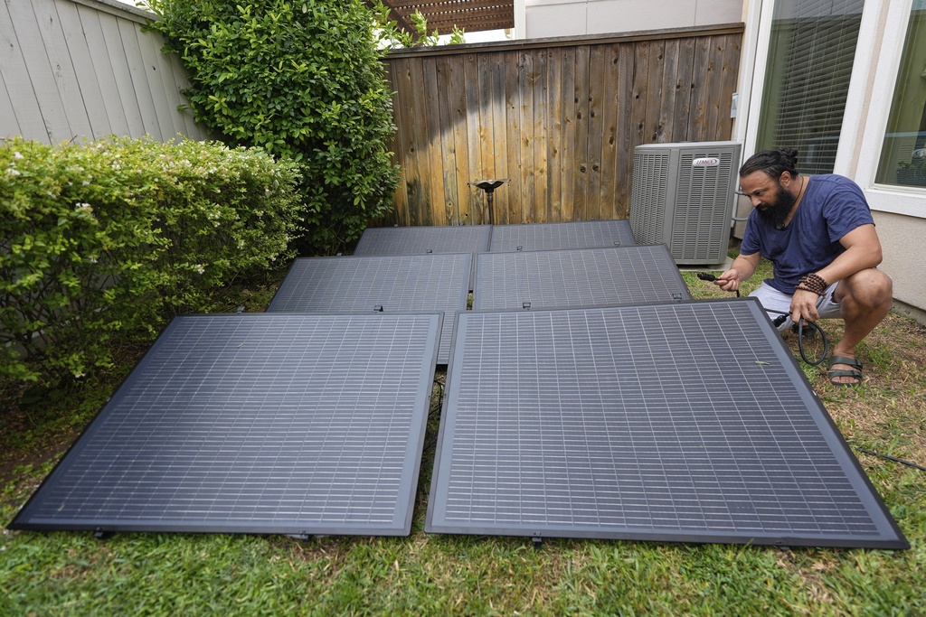 Solar Panels Fitting On Your Deck Or Balcony Are Gaining Traction ...