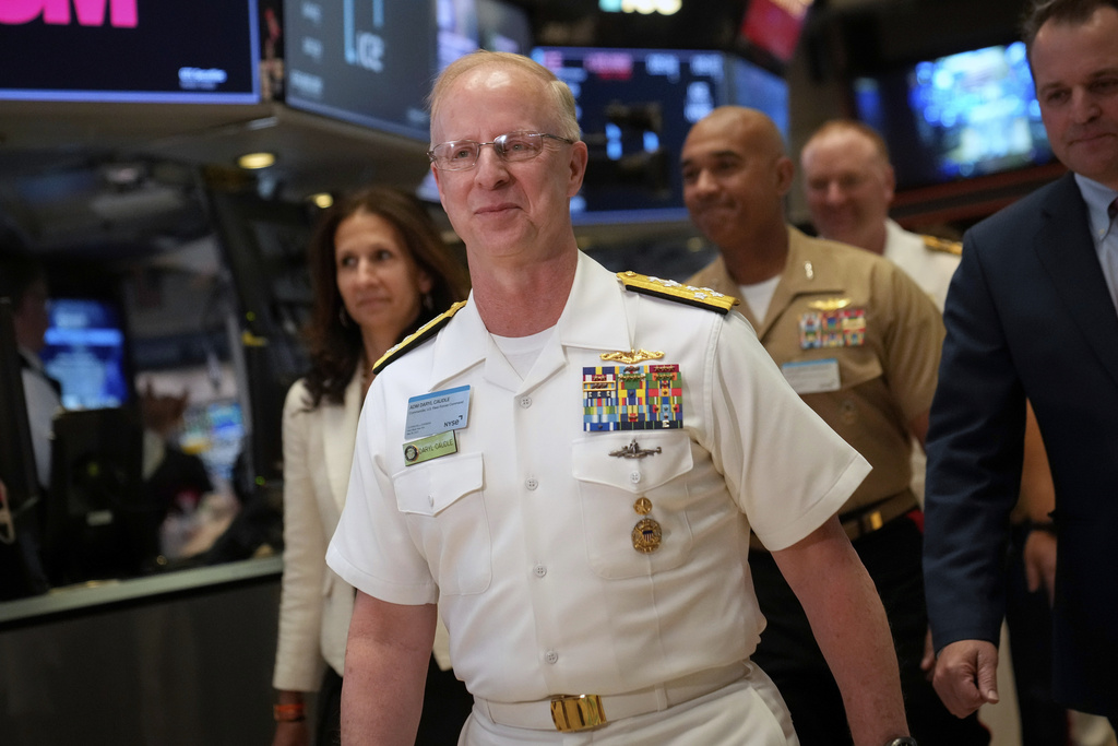 Top Admiral Takes U.S. Navy Leadership | Positive Encouraging K-LOVE