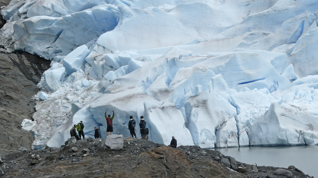 Alaska Worries About Future Of Tourism As Mendenhall Glacier Recedes ...