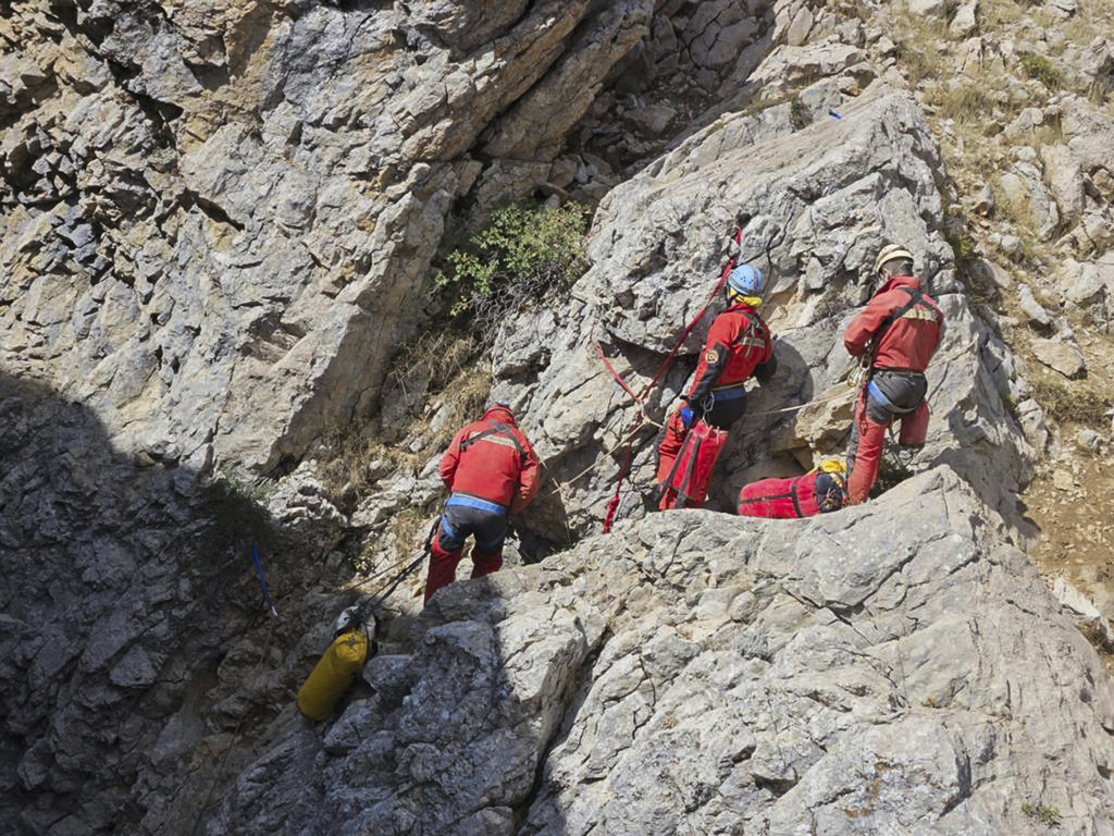 Awaiting Difficult Rescue: Trapped In Cave 3,000' Underground, American ...