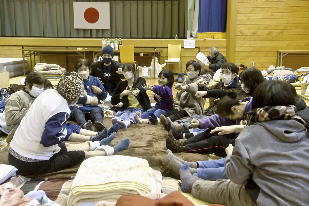 Thousands Forced From Homes By A Deadly Japan Earthquake Face Stress ...