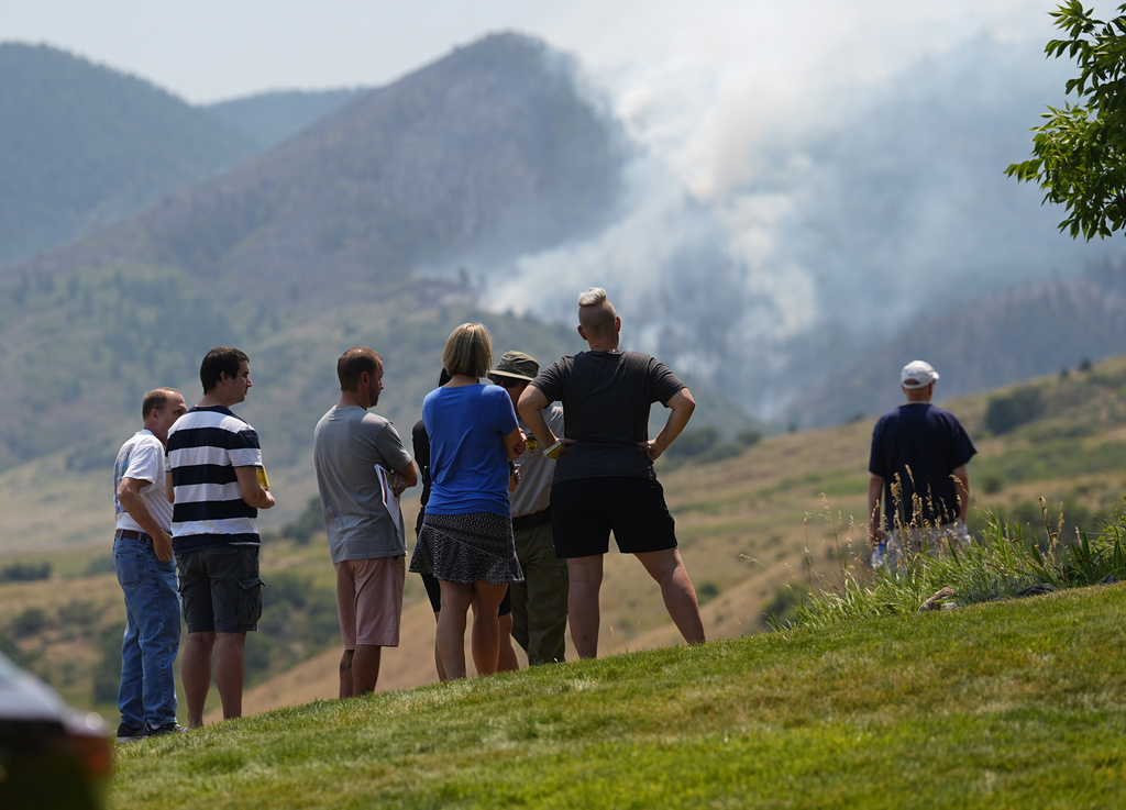 Wildfire Near Denver Misses Homes By 1/4-Mile | Positive Encouraging K-LOVE