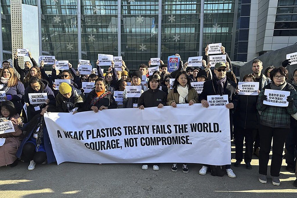 Plastic Pollution World Treaty Is Possible | Positive Encouraging K-LOVE