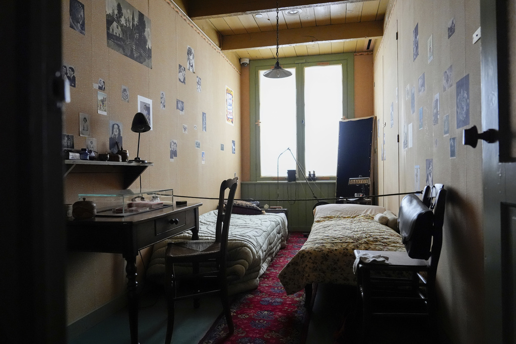 Authentic Replica Of Anne Frank's Hidden Rooms Now Open in NYC ...