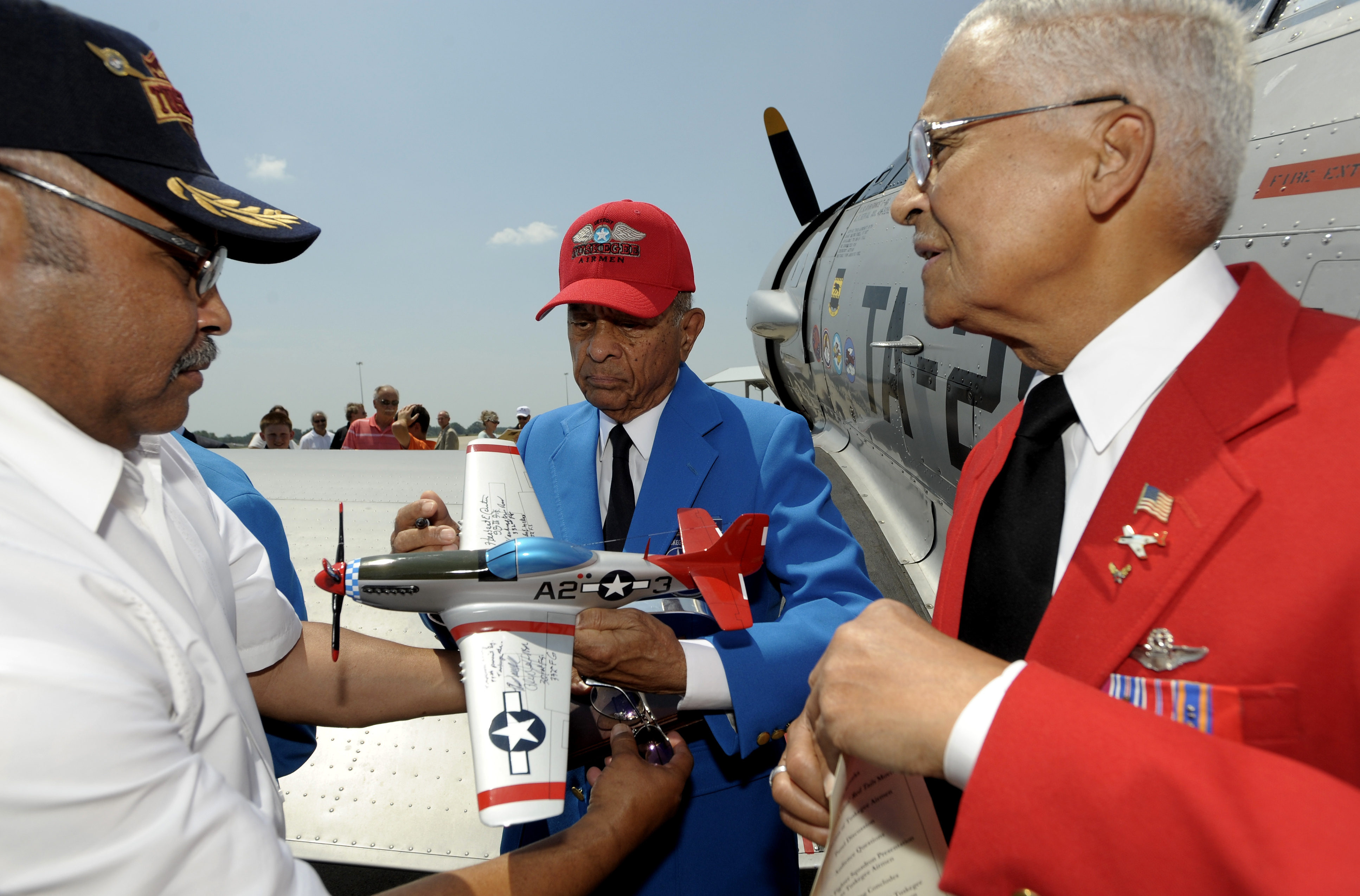 Decorated Pilot Harry Stewart, Jr., One Of The Last Surviving Tuskegee ...